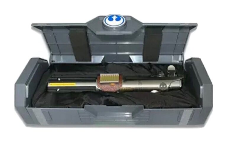 Legacy Lightsabers from Galaxy's Edge Checklist